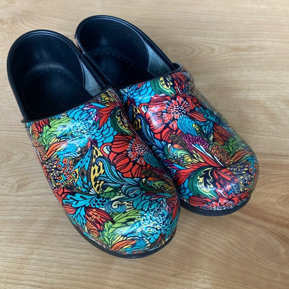 Dansko | Shoes | Dansko Sz 39 Clogs Fun Bright Colors Euc Look Like New ...